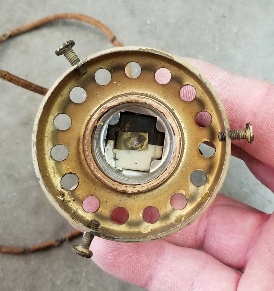 Vintage GE Brass Pull Chain Switch Lamp Light Socket with Shade Holder ...