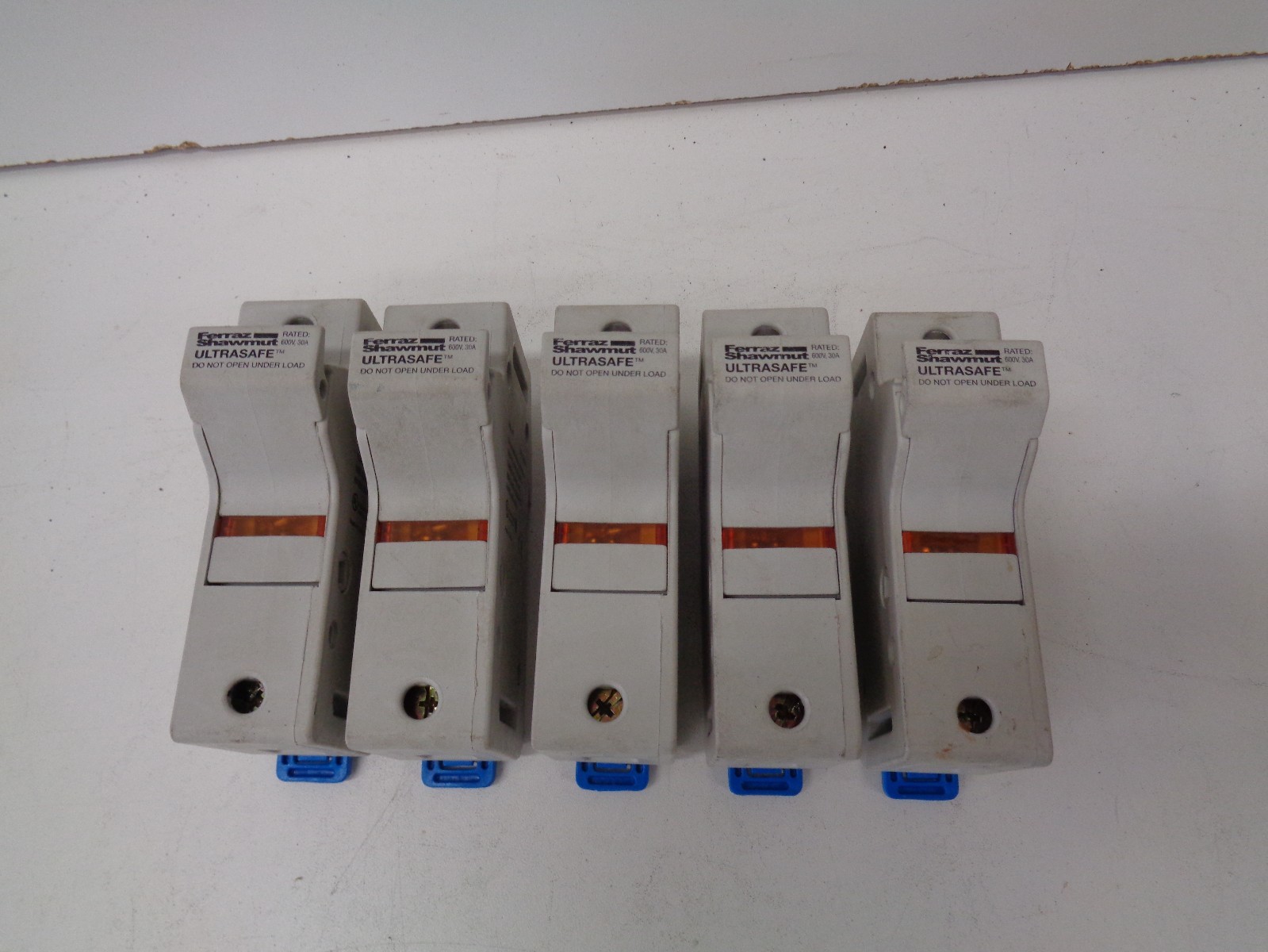 FERRAZ SHAWMUT US3J1I ULTRASAFE FUSE HOLDER - LOT OF 5 - USED - FREE ...
