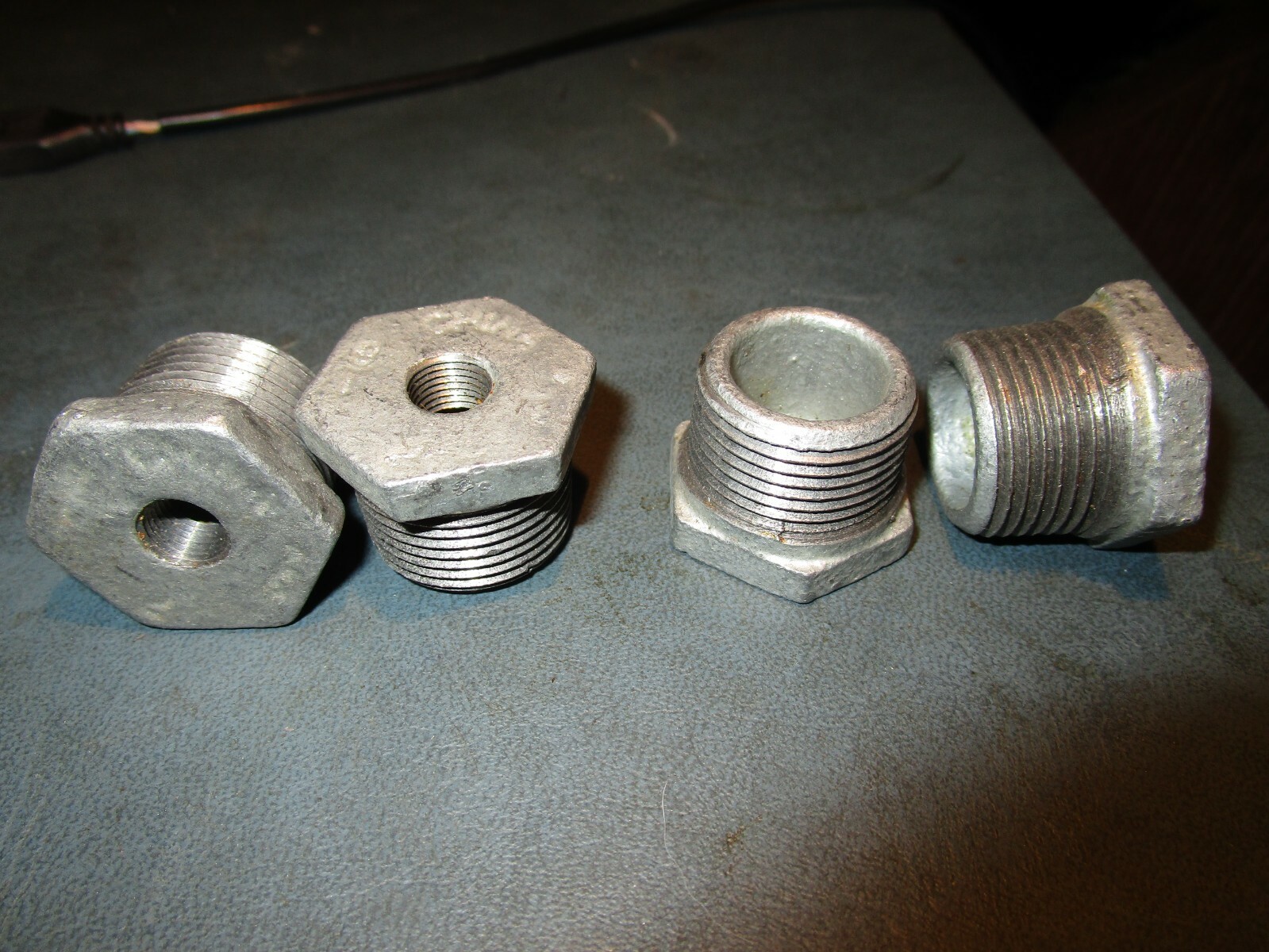 (4) 3/4" M-NPT x 1/8" F-NPT 300 lb Galvanized Merchant Steel Hex ...