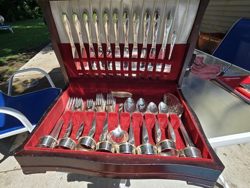 GORGEOUS Vtg Community Oneida Silver Plate Flatware Set in Chest | eBay