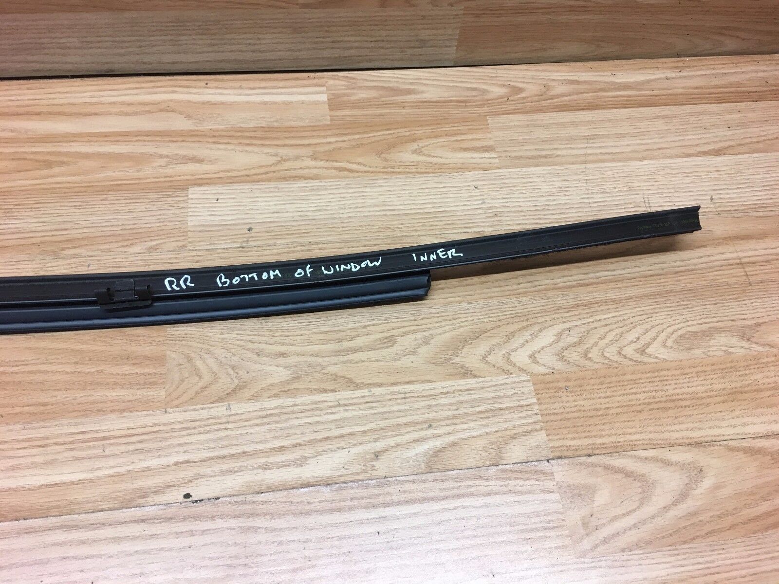 Range Rover Vogue L322 2003 V8 4.4 Rear Right Door Window Lower Inner ...