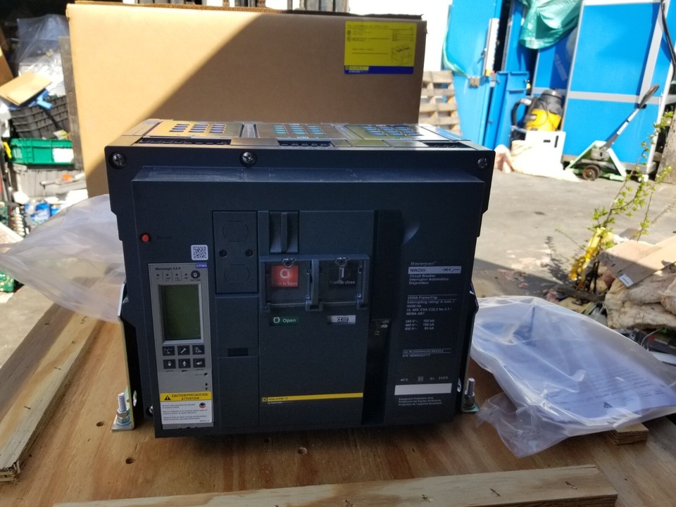 SQUARE D WL3GGR64A3SCBBXXEA MASTERPACT CIRCUIT BREAKER NW25H 2500A 3P ...