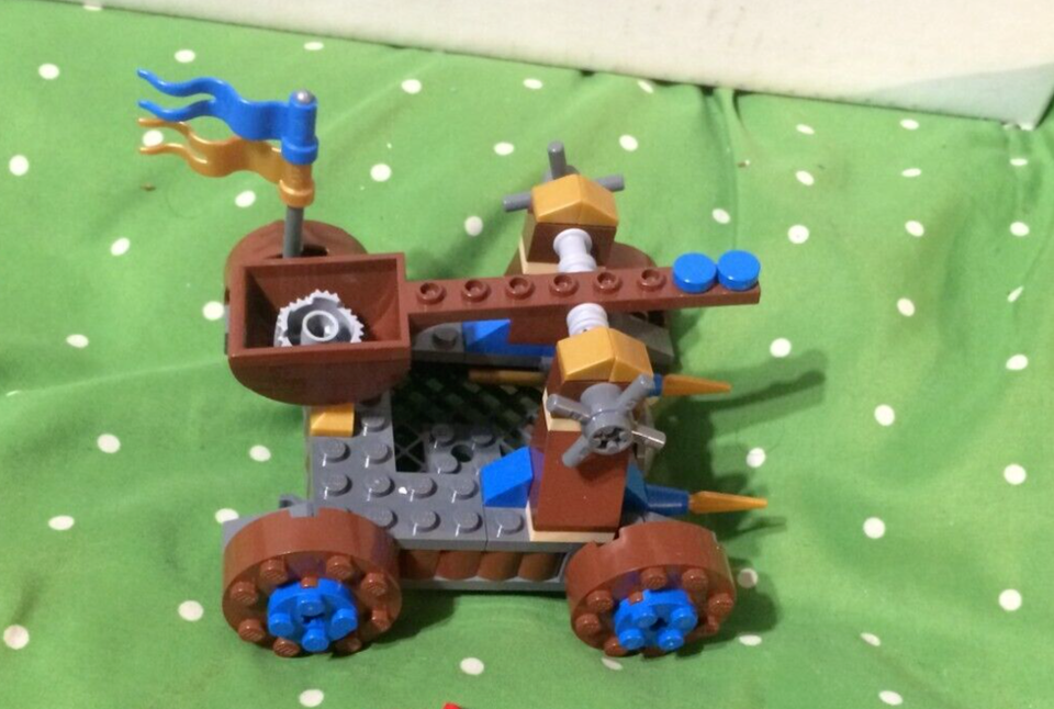 Lego 70403 Dragon Mountain castle, cart & dragon, No minifigures all ...