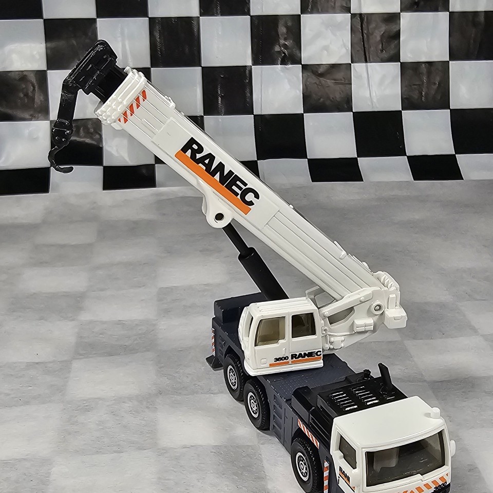 Matchbox Real Working Rigs MBX Mobile Crane - RANEC Construction Loose ...
