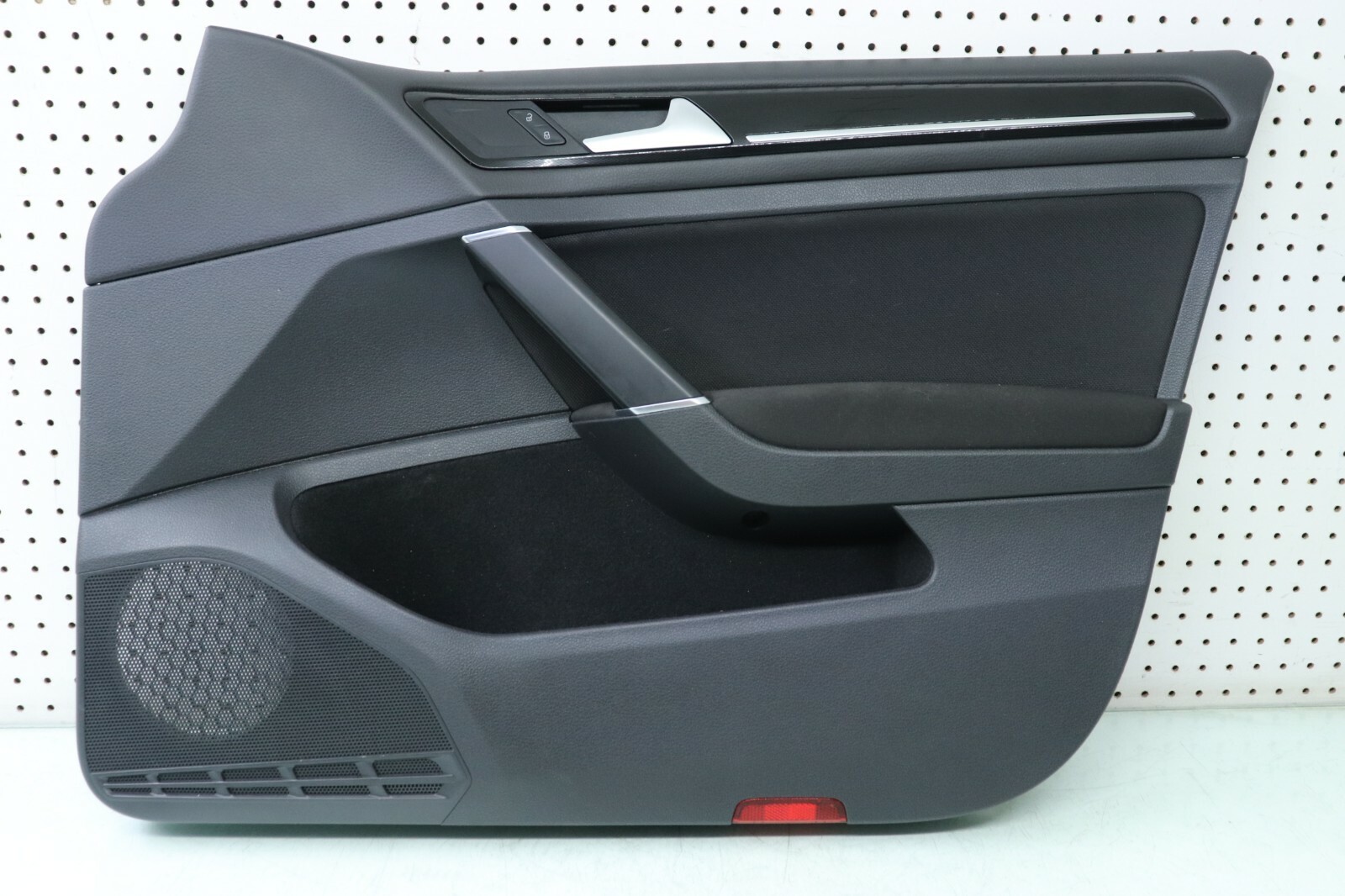 15 16 VOLKSWAGEN VW GTI MK7 GOLF DOOR PANEL HATCH 4D FRONT RIGHT ...