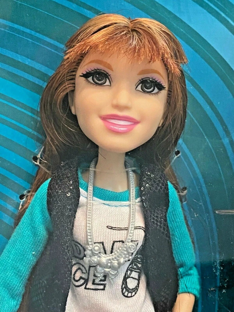 How To Dress Like Cece Jones