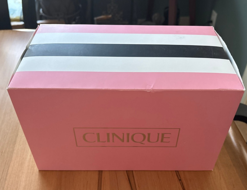 New Best of Clinique 7 Piece Gift Set w/ Pink Red Carrying Case ...
