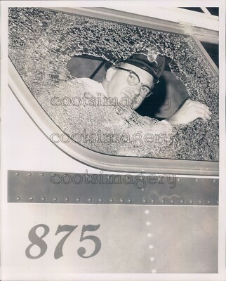 1967 Press Photo Bus Driver Framed by Shattered Glass Window Clay ...