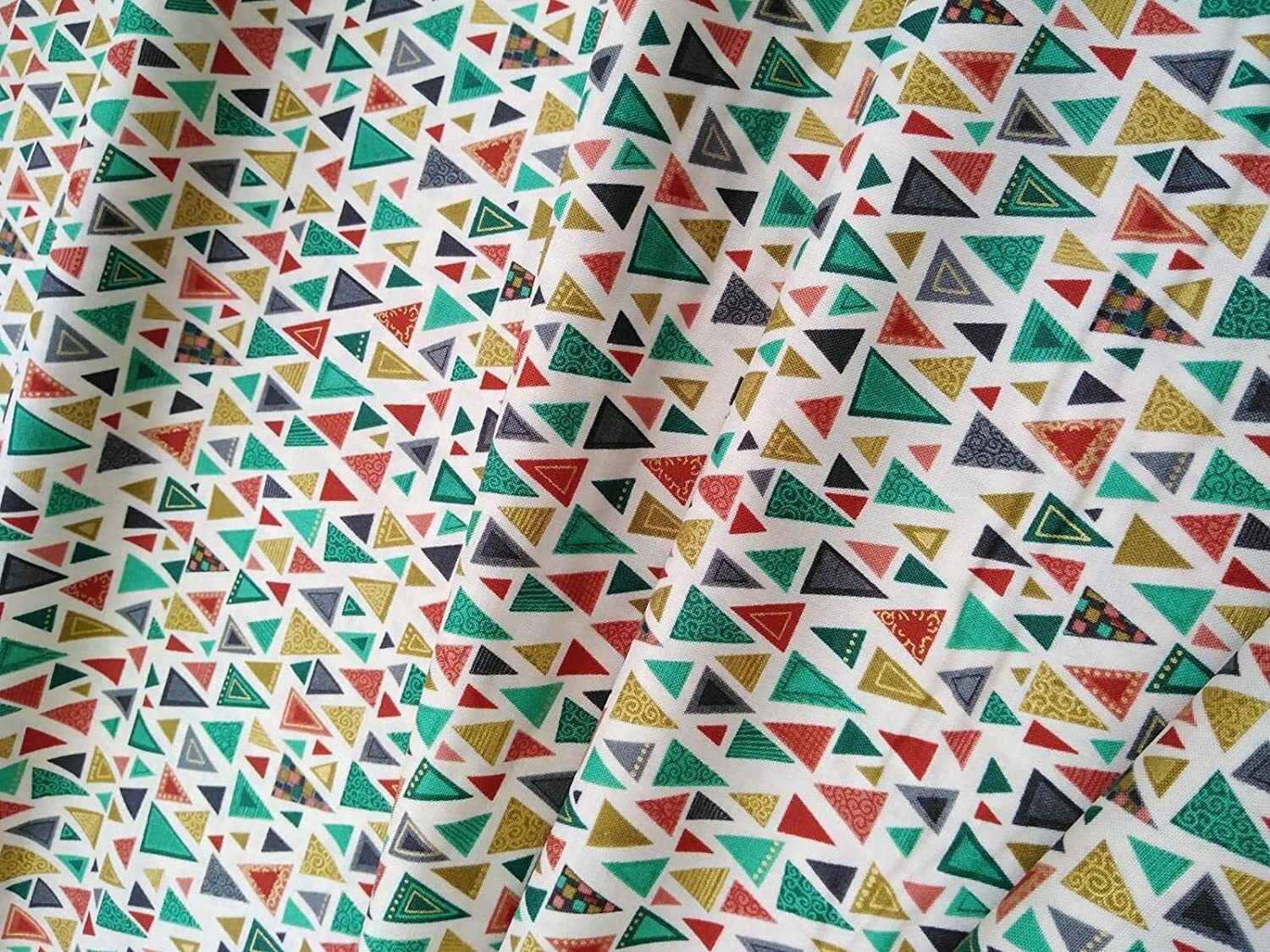 100% Cotton Makower Fabric-Christmas Designs-Half/One Metre-by Simply ...
