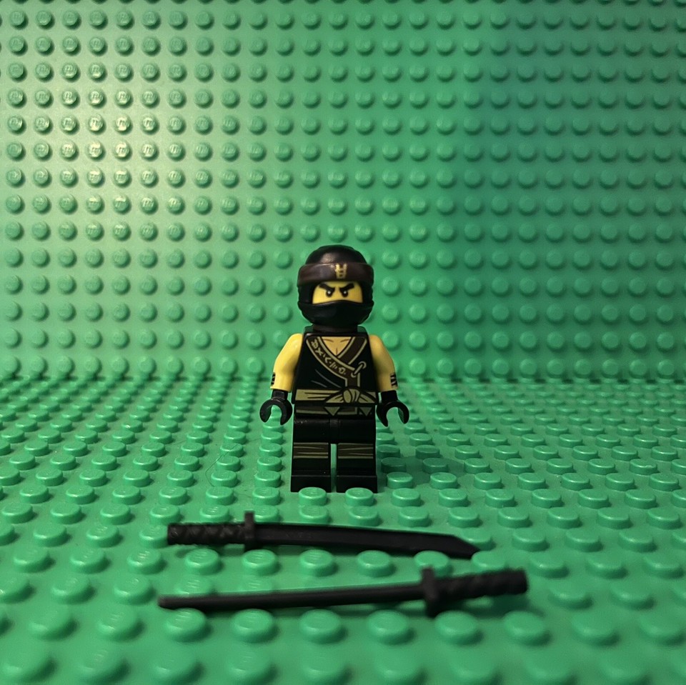 LEGO Ninjago Cole Minifigure. Swords Included And No Cracks Or Damage ...