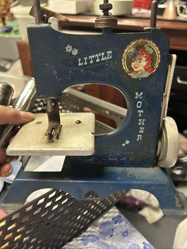 VINTAGE LITTLE MOTHER Hand Controlled Toy Sewing Machine, Blue, Seized ...