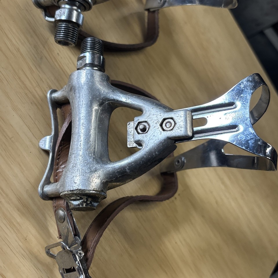 Campagnolo Pedals Athena / Chorus Toe Aero Road Toe Clips With Straps ...