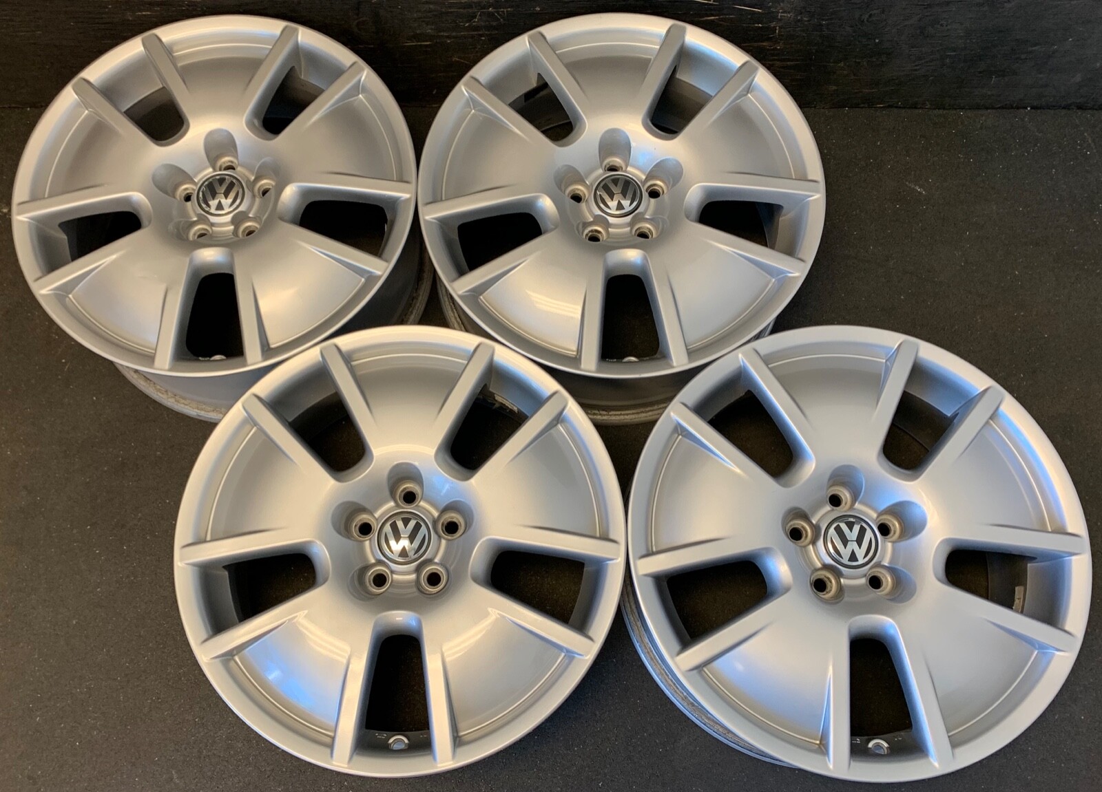 (4) VW Volkswagen Beetle Silver OEM Wheels Rims + Caps 17" Golf Jetta ...