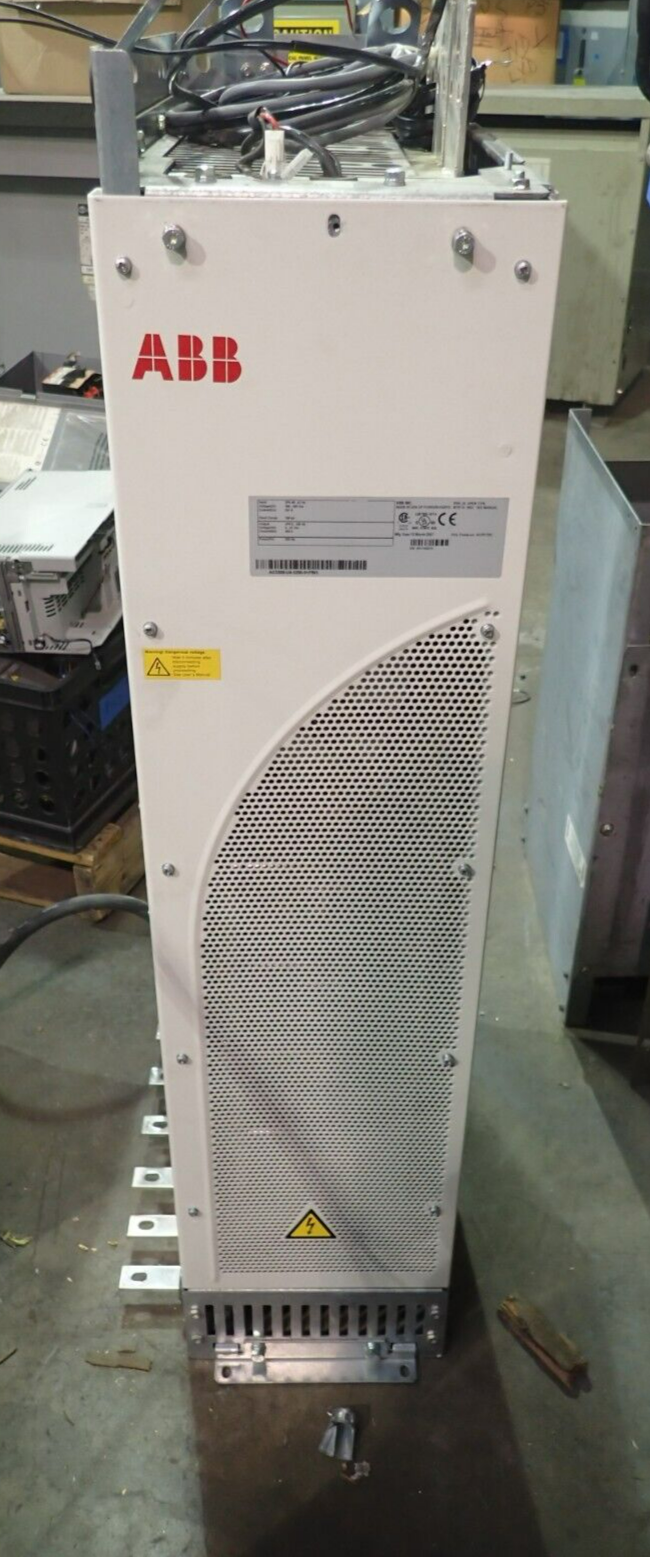 ABB 250 HP VFD AC Drive ACS800-U4-0260-5+P901 291A 480 volt -Powered on ...