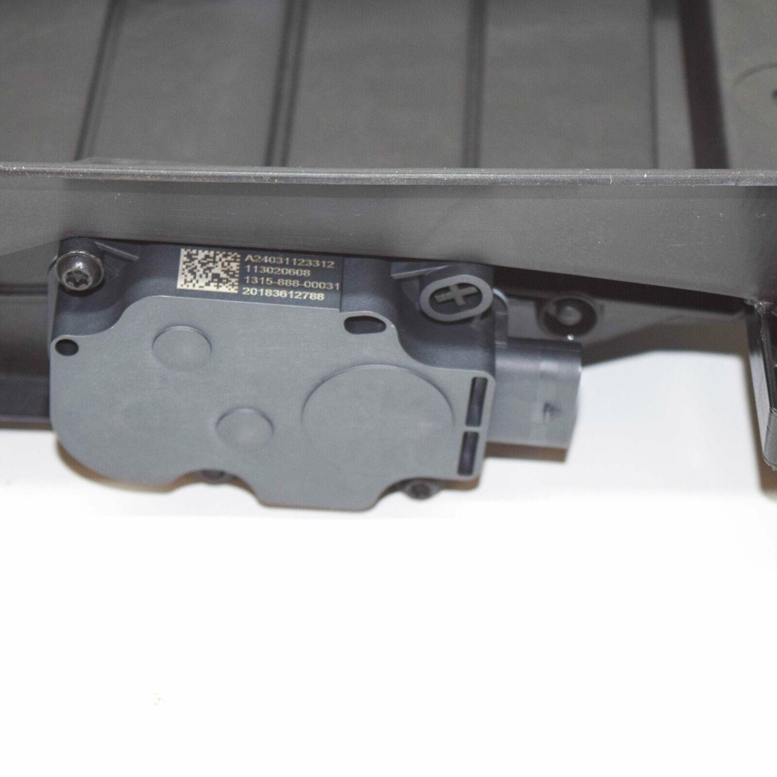 2019 MERCEDES BENZ E Class W213 Radiator Vent Control A2135002900 for ...