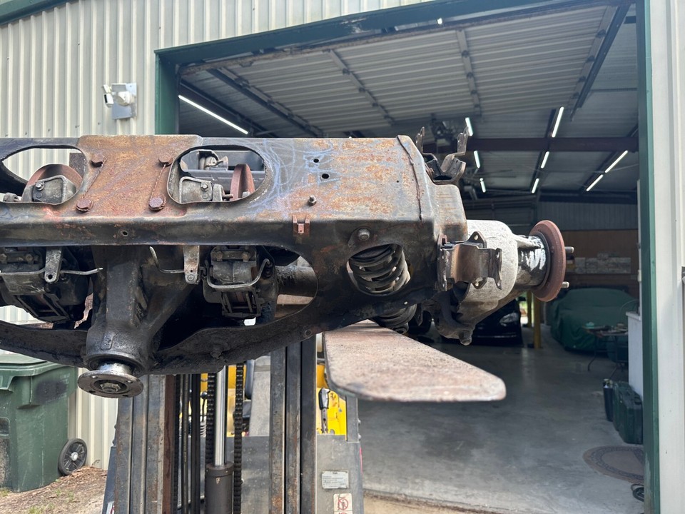 JAGUAR XJ6 SERIES 1 REAR AXLE AND SUSPENSION UNIT COMPLETE. 2.42 ...