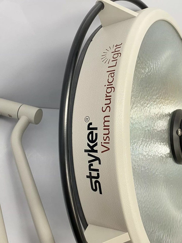 Stryker Visum Surgical 600 Light Head W/ Stryke-Cam In-Light Surgical ...