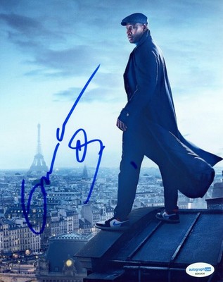 Omar Sy "Lupin" AUTOGRAPH Signed Autographed 'Assane Diop' 8x10 Photo C ...