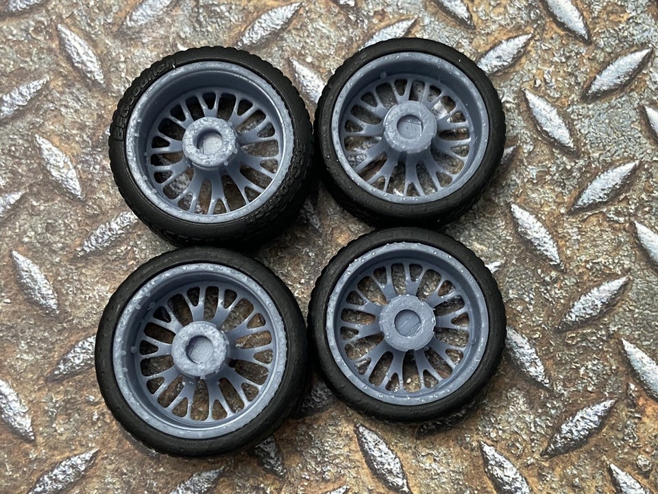 1/24 Scale: 21/20 Inch Weld S82 Wheels With Wide Rear Street Tires ...