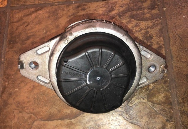 2014 2015 MERCEDES AMG GL63 ML63 RIGHT ENGINE SUPPORT MOTOR MOUNT ...