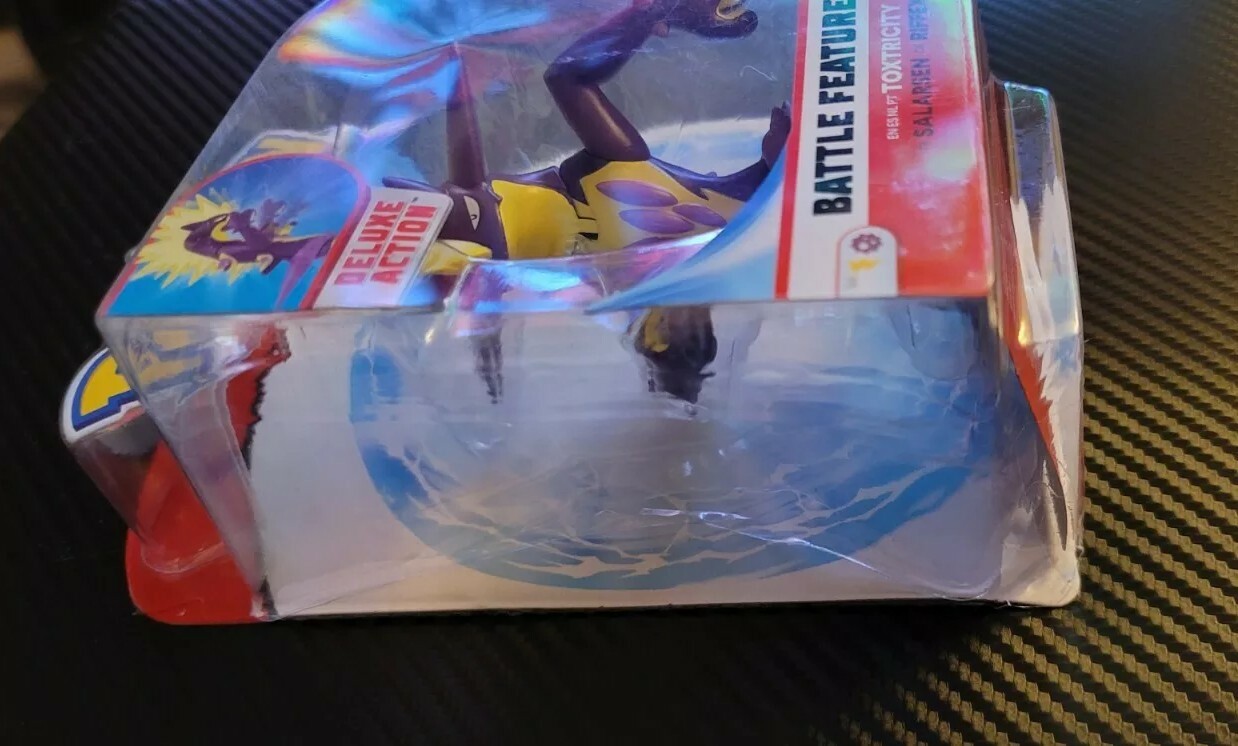 POKEMON TOXTRICITY BATTLE FEATURE FIGURE Wicked Cool Toys Deluxe Action ...