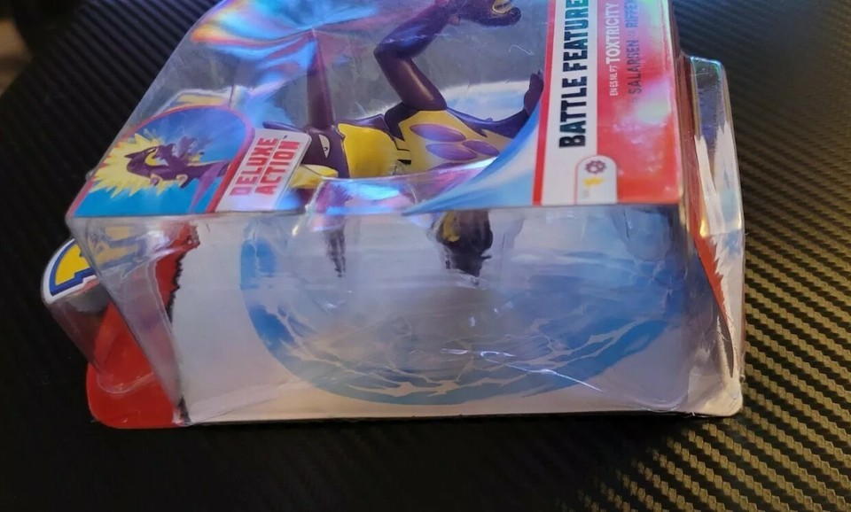POKEMON TOXTRICITY BATTLE FEATURE FIGURE Wicked Cool Toys Deluxe Action ...