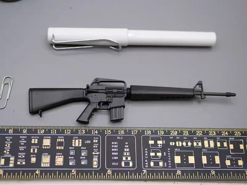 DJ-16008 1/6 Scale Plastic M16 Gun Model for | Grelly UK