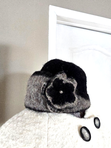 VINTAGE Handmade 100% Wool Dark Blue Cloche Hat by Topsy Farms - NICE ...