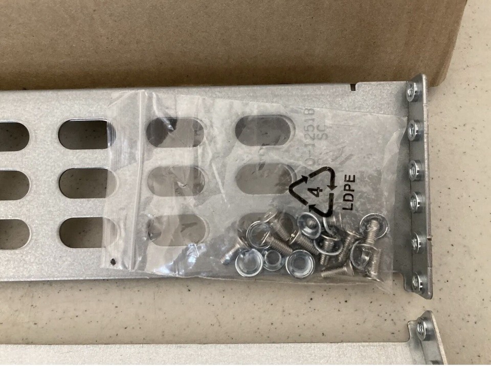 New APC OM-756H Rev 12 Sliding Rail Kit Smart-UPS 4-Post Rackmount 65 ...