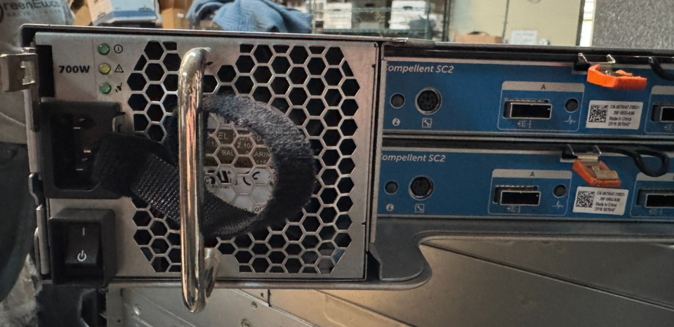 Dell Compellent SC200 w/ 12* 3TB HDD, 2* Compellent SC2, 2* 700W PSU ...