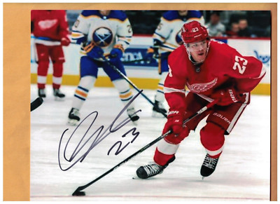 Lucas Raymond AUTOGRAPHED 8X10 PHOTO Signed DETROIT RED WINGS | eBay