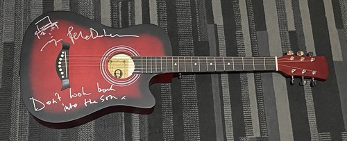Pete Doherty SIGNED guitar - AUTOGRAPHED - PROOF - The Libertines ...