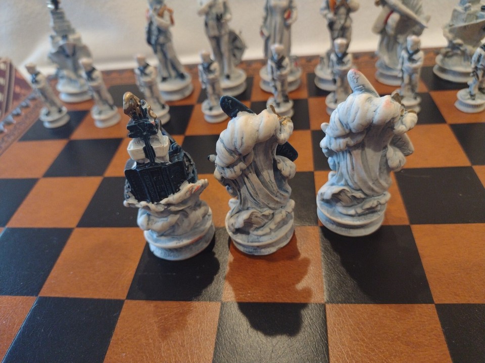 Vintage WW2 Hand Carved US Warships Sailors Naval Battle NIGRI Chess ...