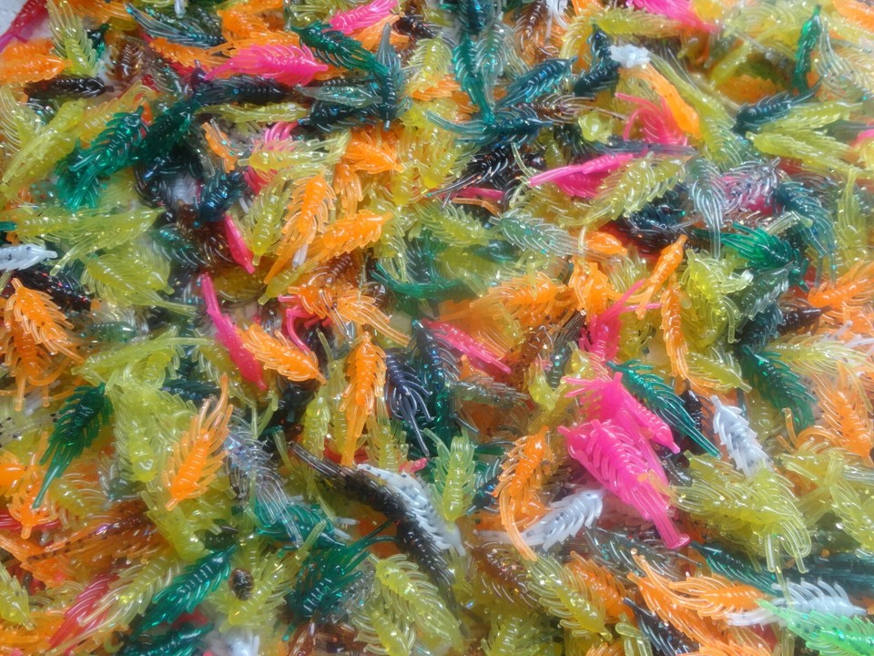 90 LOT Ass Colors BUBBA SCUD Fishing Lures Baits Soft Plastic Ice & Fly ...