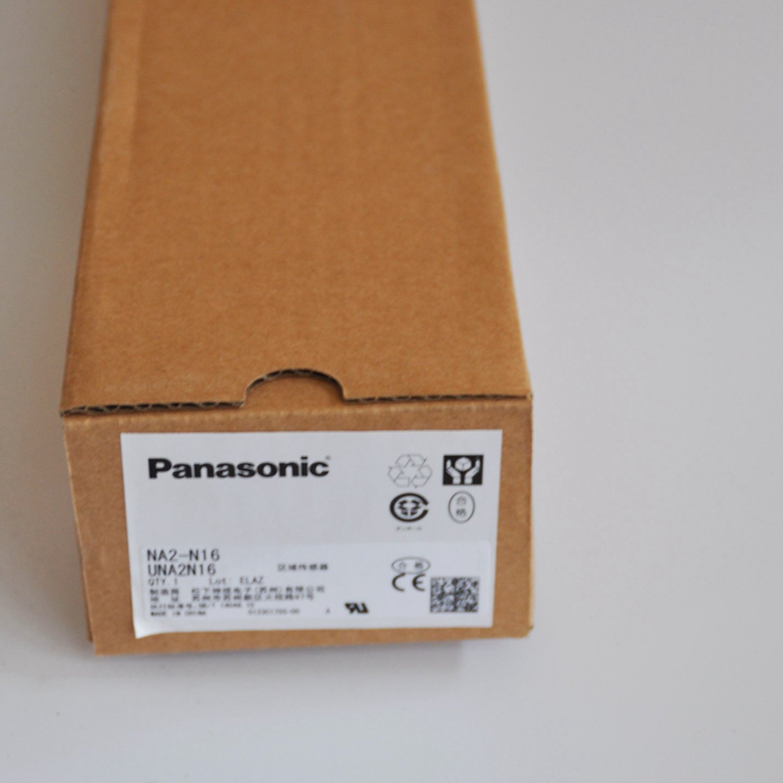 1PC New Panasonic Sunx Area Sensor NA2-N16 NEW NA2N16 In Box Expedited ...