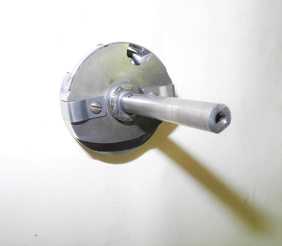 VINTAGE SINGER SEWING MACHINE MODEL #201 ROTATING HOOK, BOBBIN CASE ...