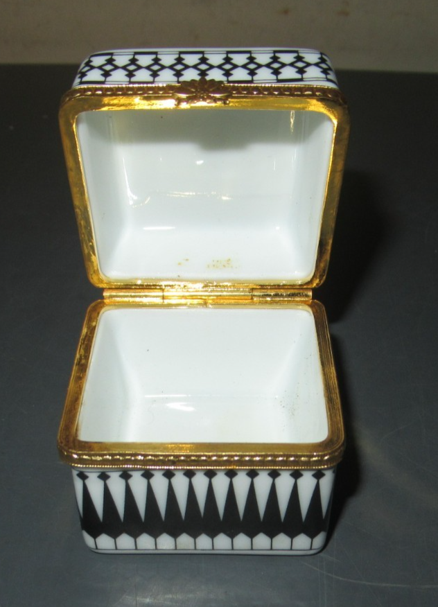 Vintage Estee Lauder Porcelain Trinket Box | eBay