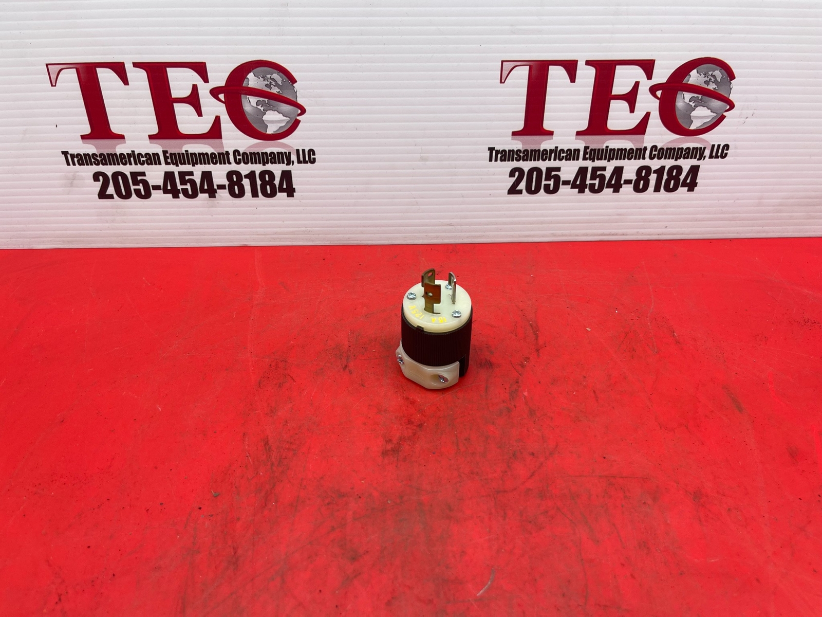 1 lot of 2 Hubbell HBL4720C 15A Twist-Lock Plug 2P 3W 125VAC L5-15P BK ...