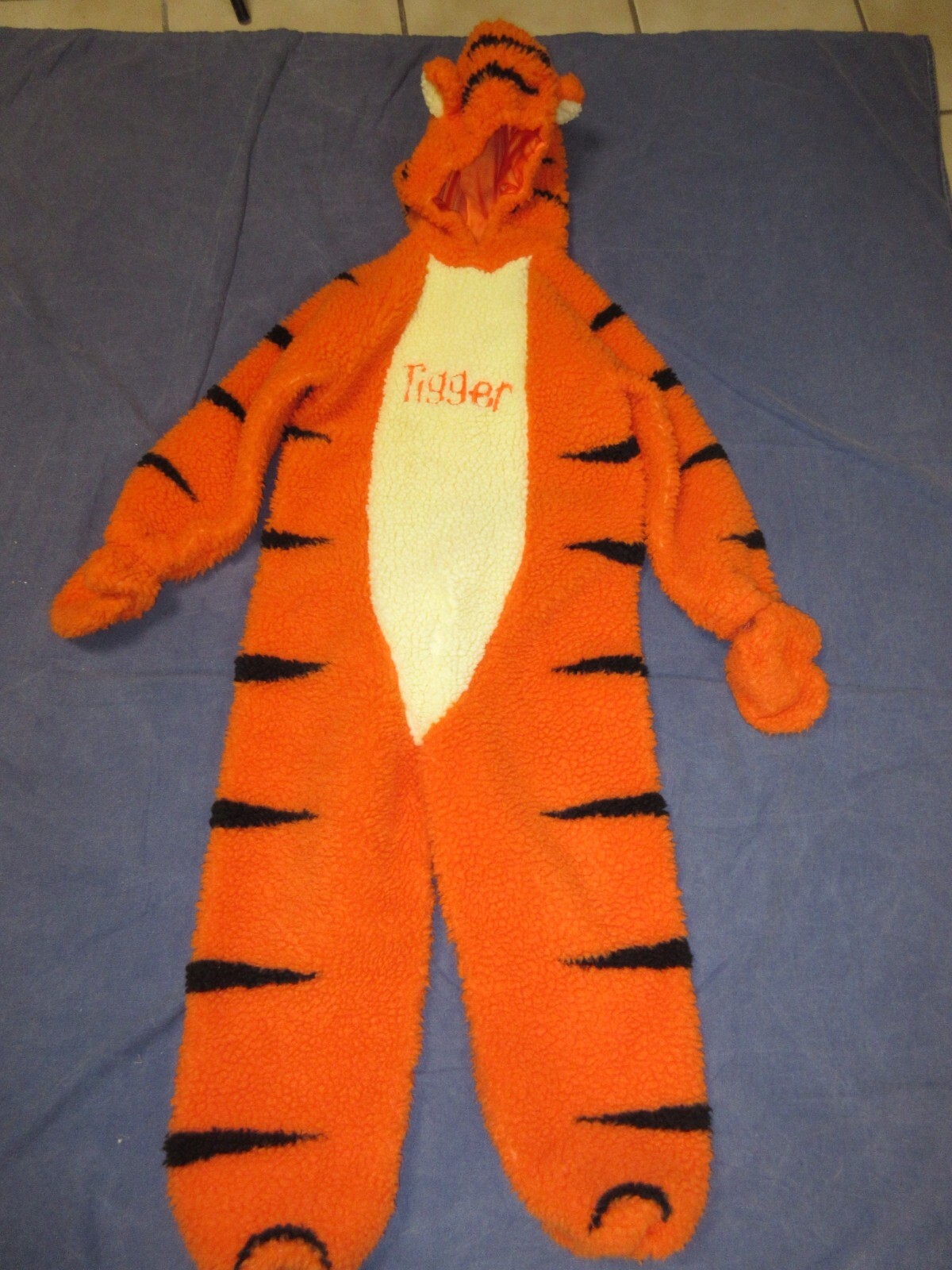 DISNEY STORE Full Body Plush TALKING TIGGER Costume -… - Gem