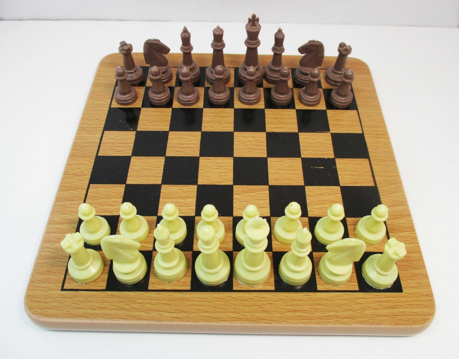 2011 Pavilion Chess Complete #1877 - Toys R Us - Wooden Board | eBay