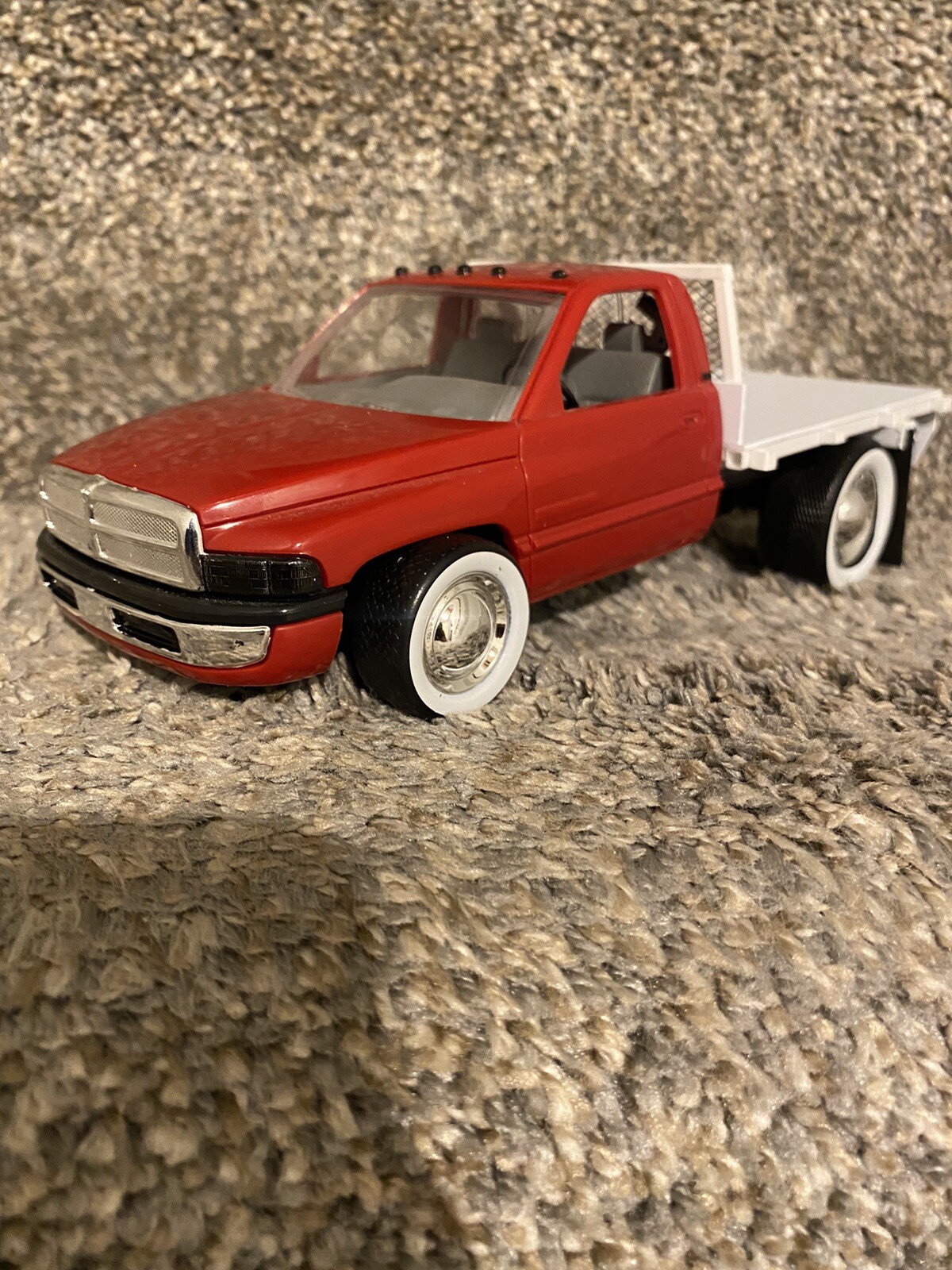 Diorama dodge ram truck flatbed 1/25 | eBay