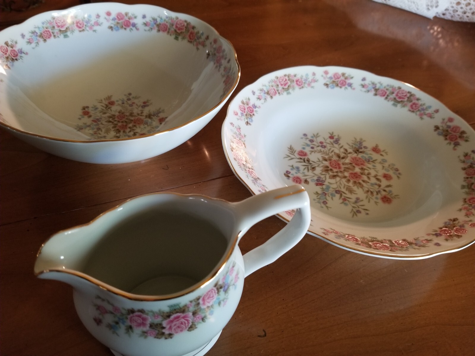 Remington Fine China Red Sea 8 1/2 " bowl, 1 soup/salad bowl 1 creamer ...