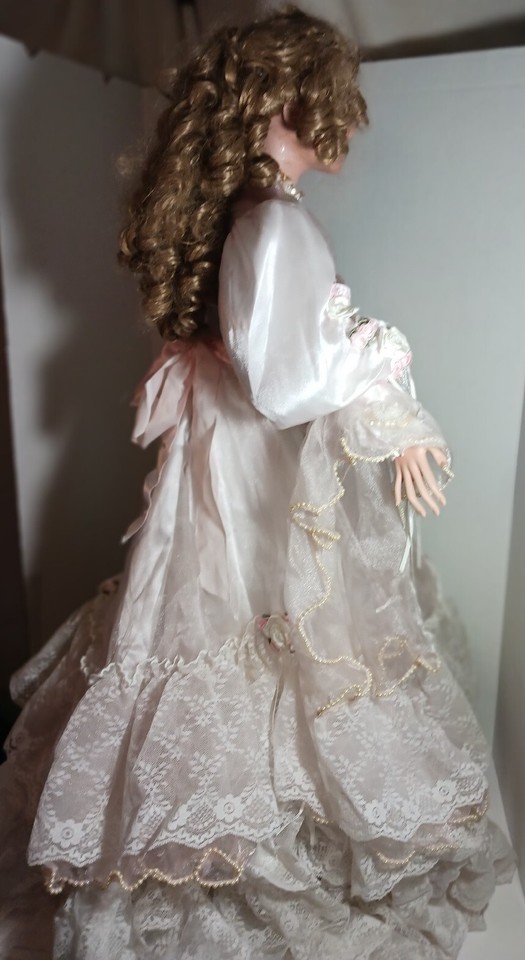 Huge 1999 Rustie Porcelain Doll 0654 of 2000 Pretty Blond Doll Pls Read ...