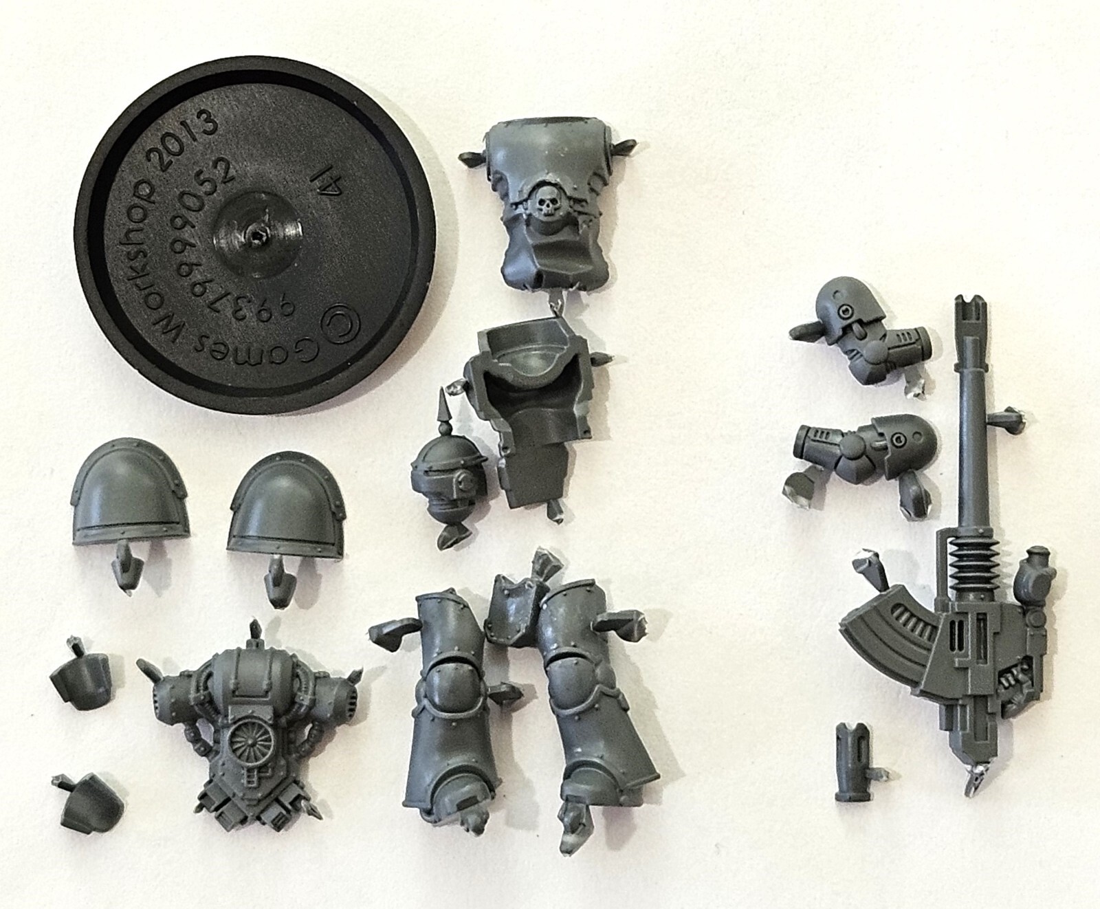 Horus Heresy Warhammer 40k Mk III Space Marine with Autocannon Single ...