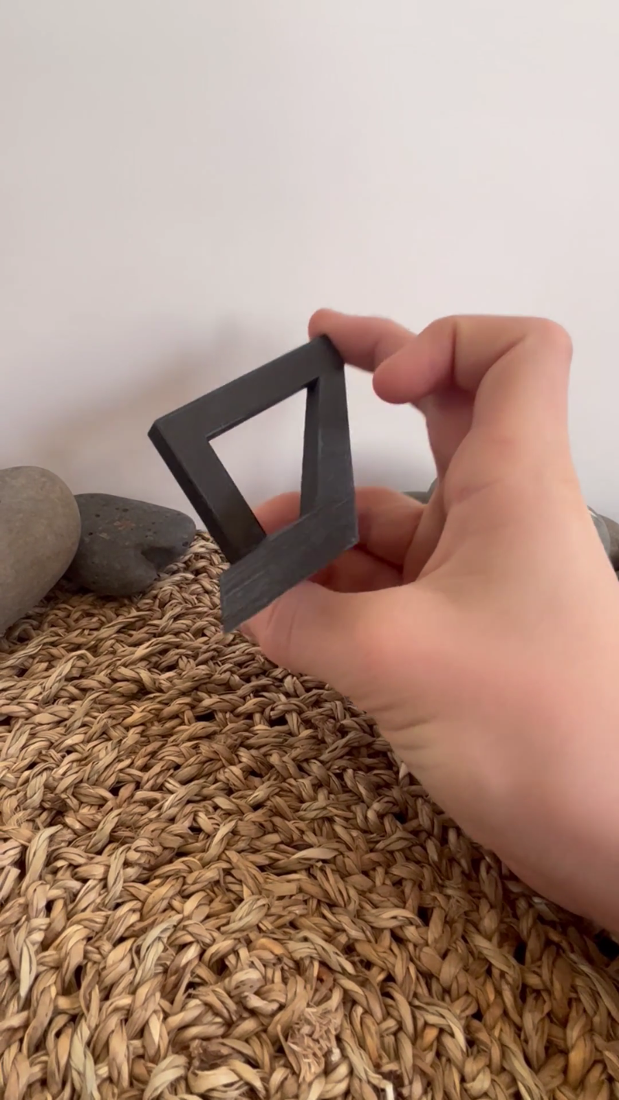 Magic Penrose Triangle Illusion-Seemingly INFINITE! Loop Desk Art-Magic ...