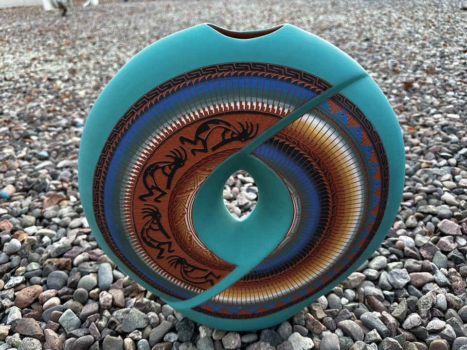 Navajo Dine Etsitty Pottery Detailed Vase Beautiful Work” Signed Dine ...