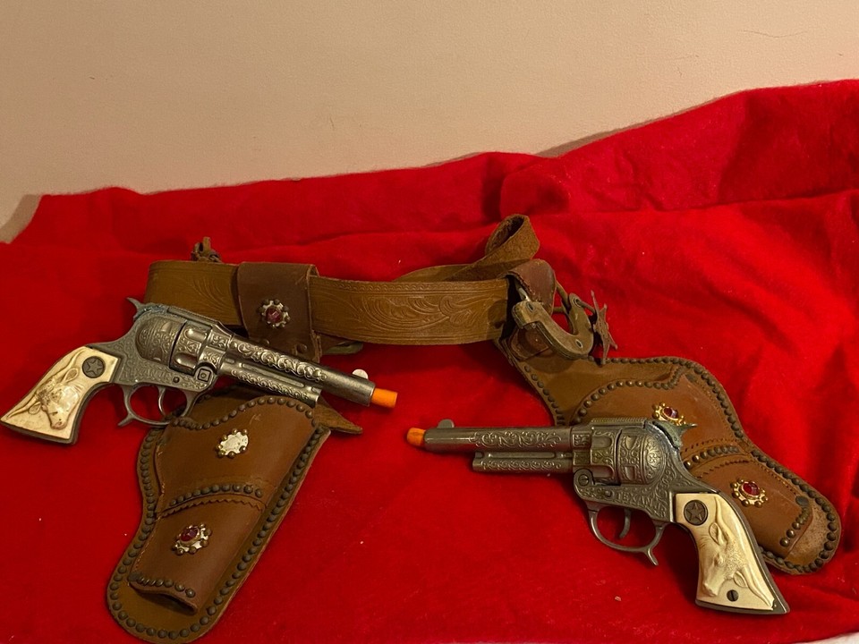 Vintage Hubley Texan Jr Cap Gun Pair & Holsters Badge Handcuffs ag-17 | eBay