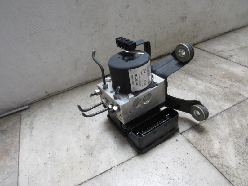 2010-2011 Toyota Tundra ABS Anti Lock Brake Assembly Module Actuator ...