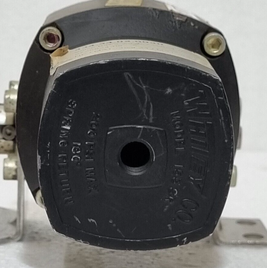 SWAGELOK SS-83XKS8 3 WAY VALVE, WITH PNEUMATIC SPRING RETURN ACTUATOR ...