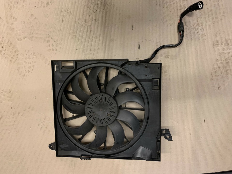 RADIATOR FAN AND COWL ASSEMBLY - Jaguar XF / XJ X351 2009-2015 C2D38737 ...
